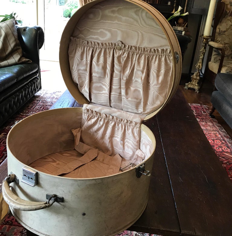 Harrods Ladies Hat Box in White Pig Leather 19th Century For Sale at ...