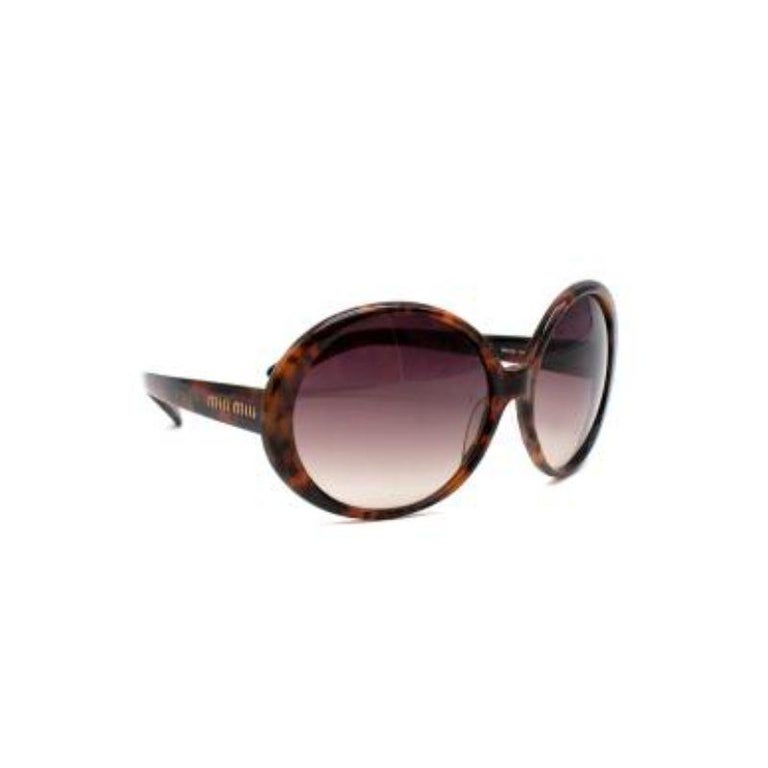 Havana Brown Tortoise Shell Round Sunglasses For Sale at 1stDibs