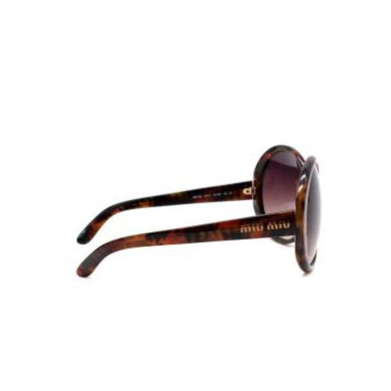 Havana Brown Tortoise Shell Round Sunglasses For Sale at 1stDibs