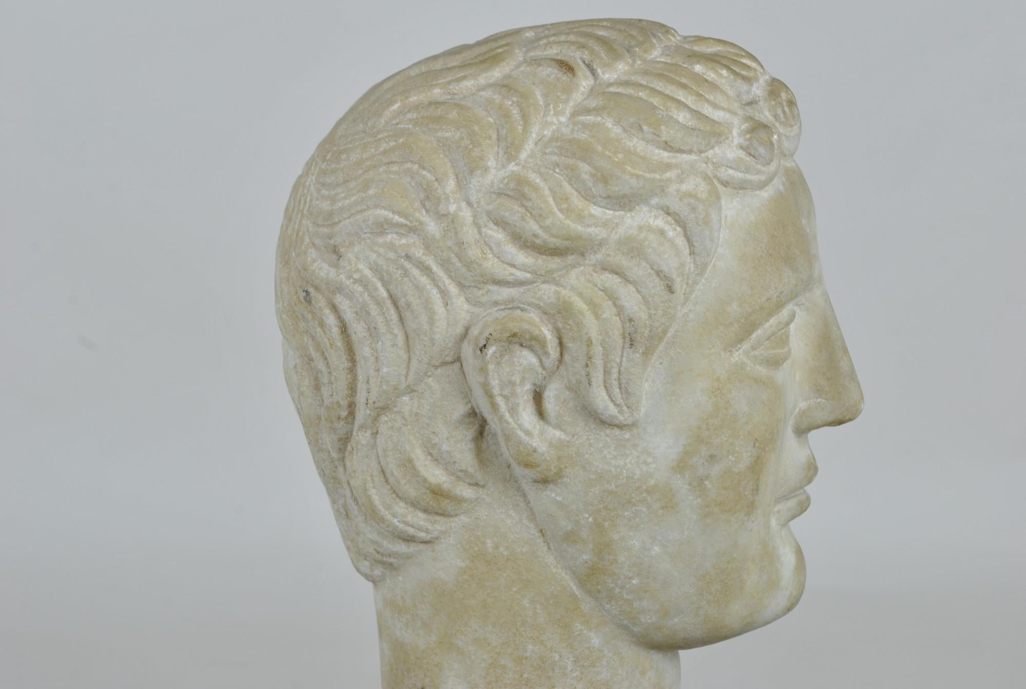 Head Sculpted in Marble, on Base, 19th Century For Sale at 1stDibs
