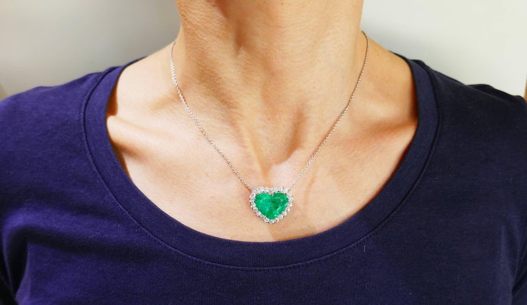 Heart Emerald Diamond White Gold Pendant Necklace For Sale at 1stDibs