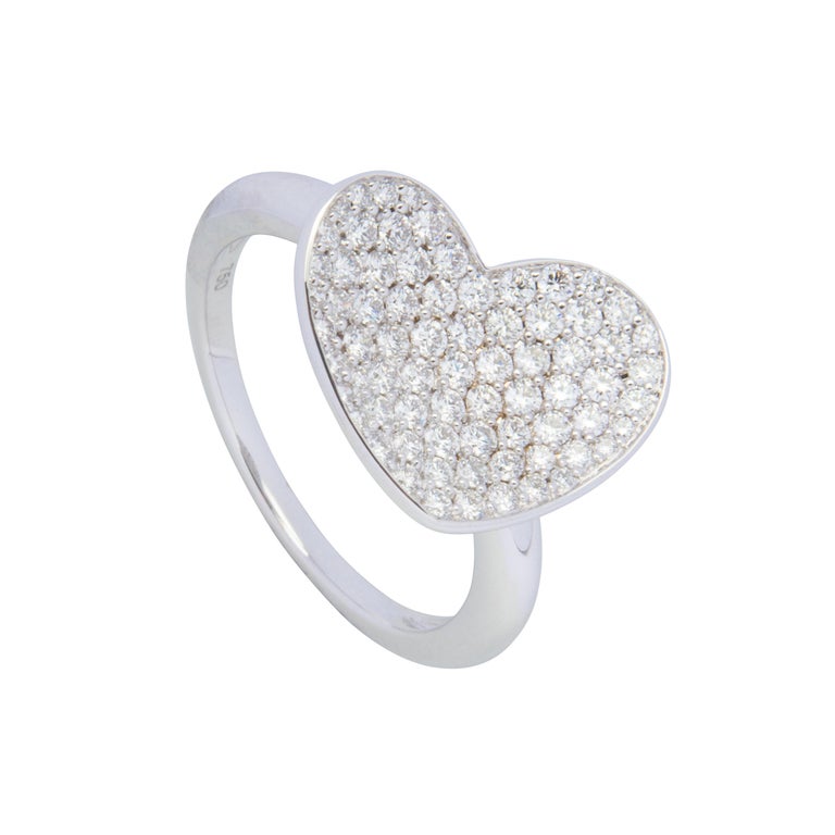 18 Karat White Gold Heart Pave Diamond Ring For Sale at 1stDibs