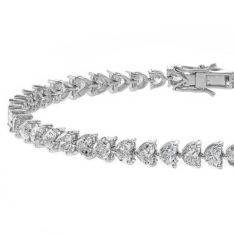 Heart Shape Diamond Tennis Bracelet in 18K White Gold For Sale at 1stDibs