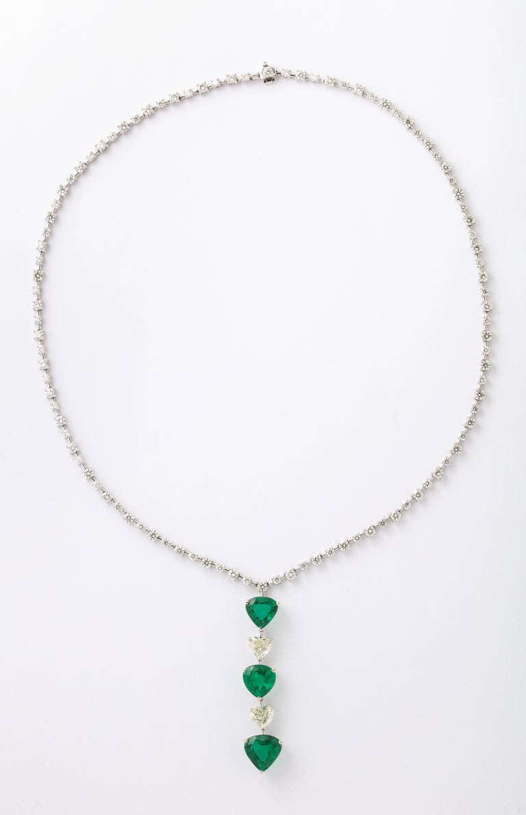 Heart Shape Emerald and Diamond Necklace For Sale at 1stDibs