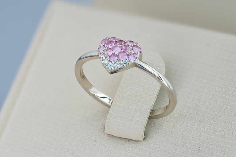 Customizable Heart Shaped Gold Ring with Pink Sapphires For Sale at 1stDibs