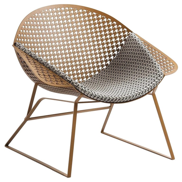 Hen Armchair with Cushion For Sale at 1stDibs