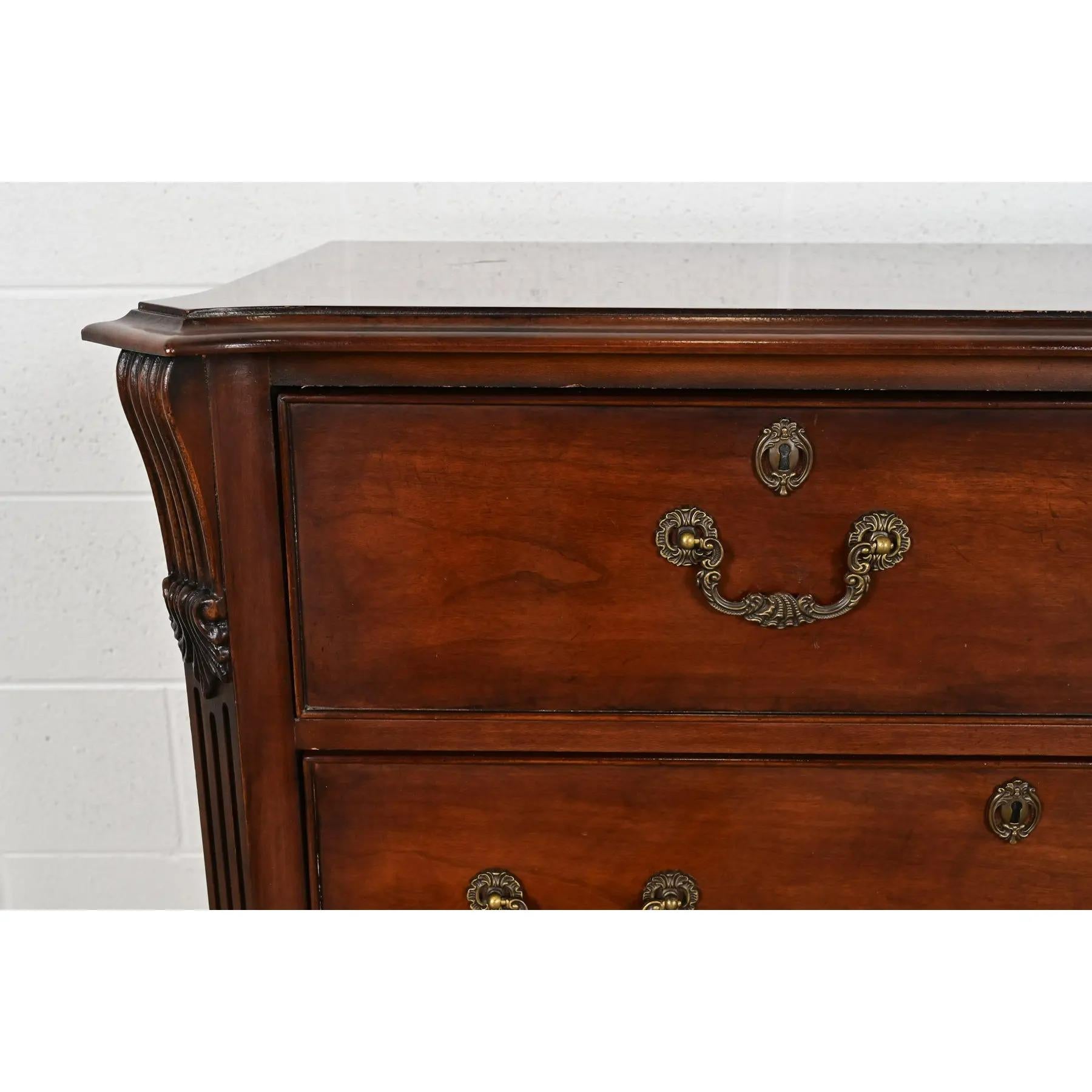 Henredon Georgian Carved Mahogany Seven-Drawer Dresser or Credenza For ...