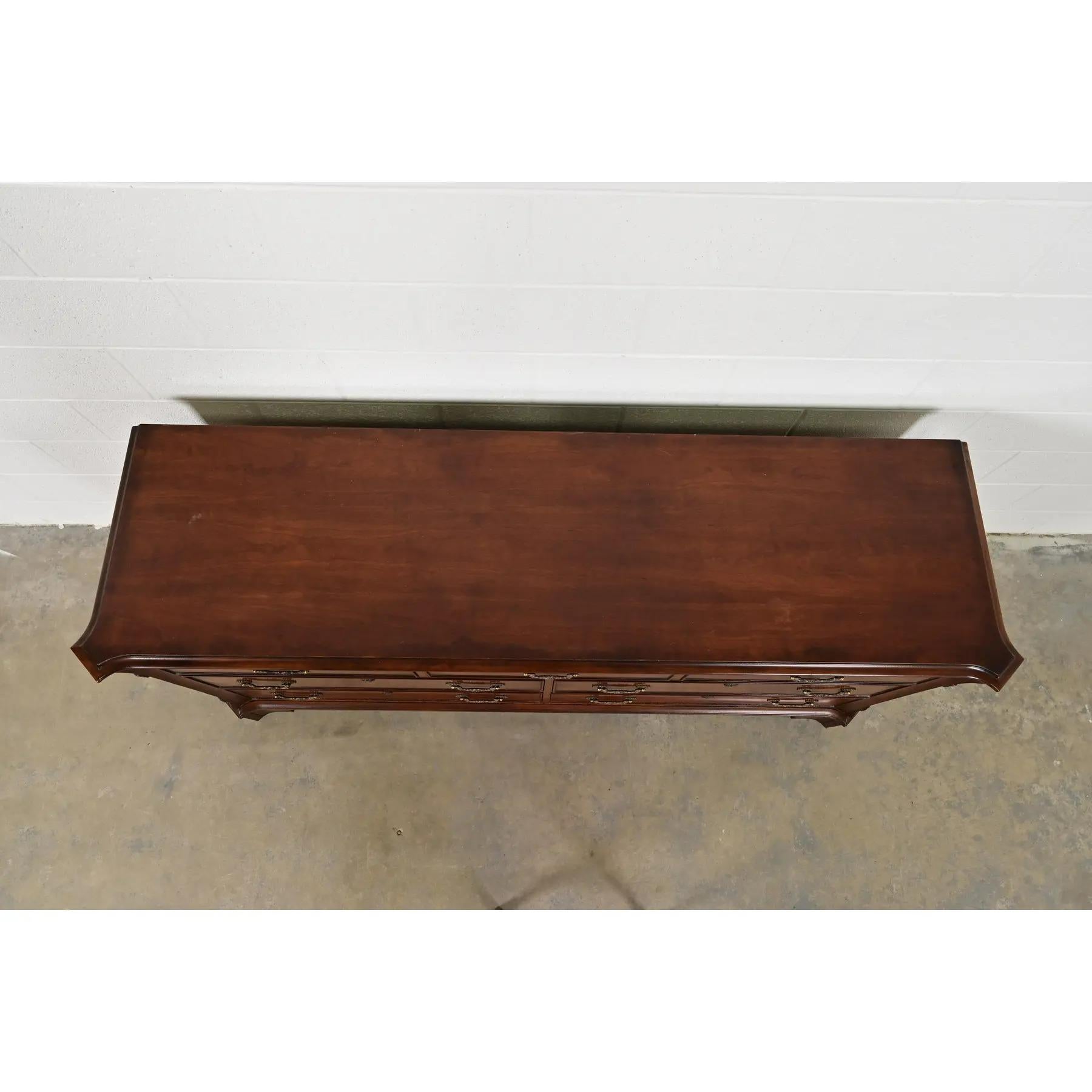 Henredon Georgian Carved Mahogany Seven-Drawer Dresser or Credenza For ...