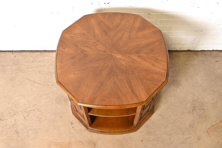 Henredon Regency Style Three-Tier Occasional Side Table For Sale at 1stDibs