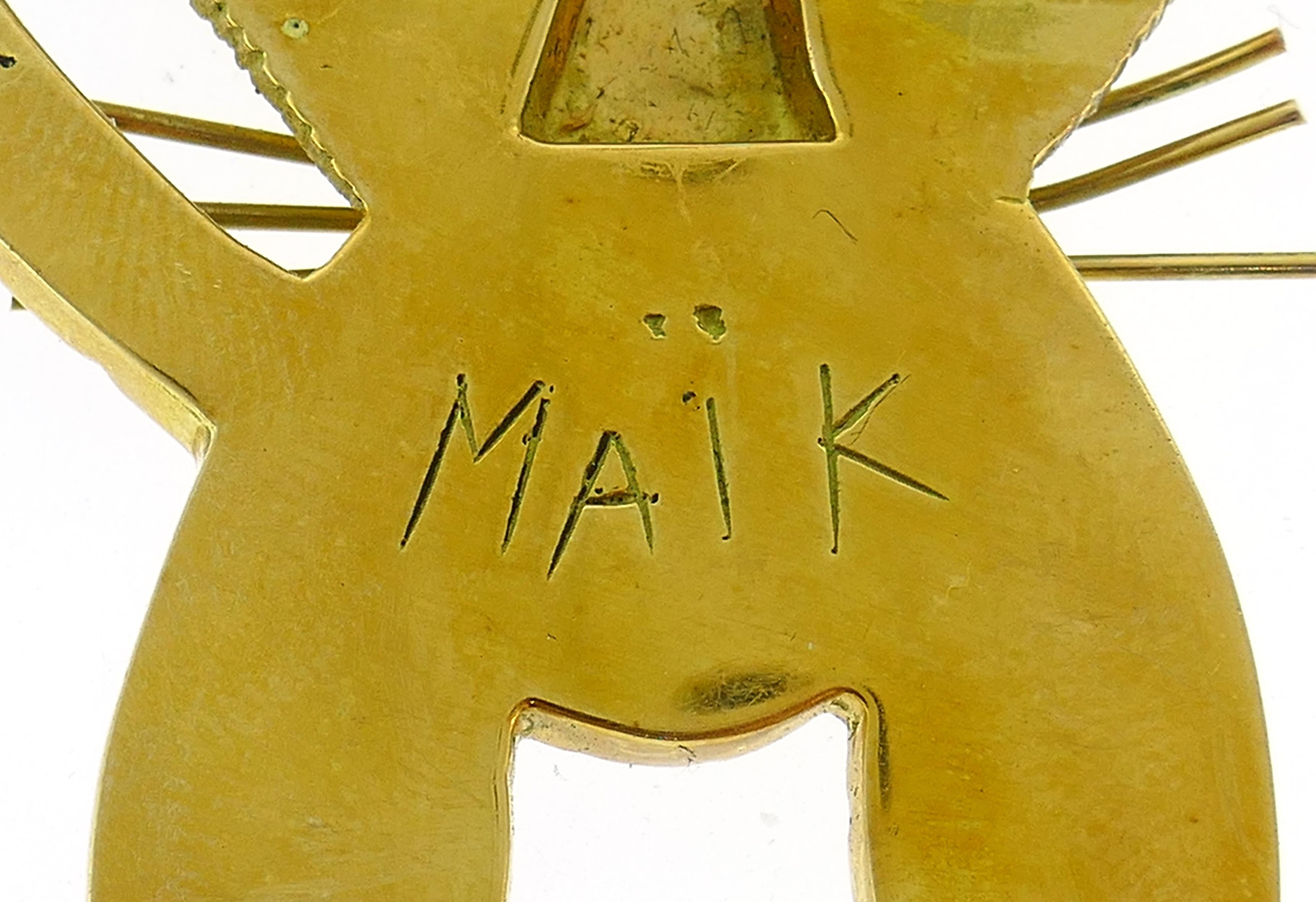 Henri Maik Yellow Gold Tiger Pin Brooch Clip with Emerald and Enamel For Sale at 1stDibs | مايك هنري