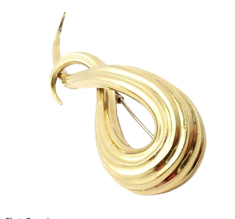 Henry Dunay Abstract Yellow Gold Pin Brooch For Sale at 1stDibs