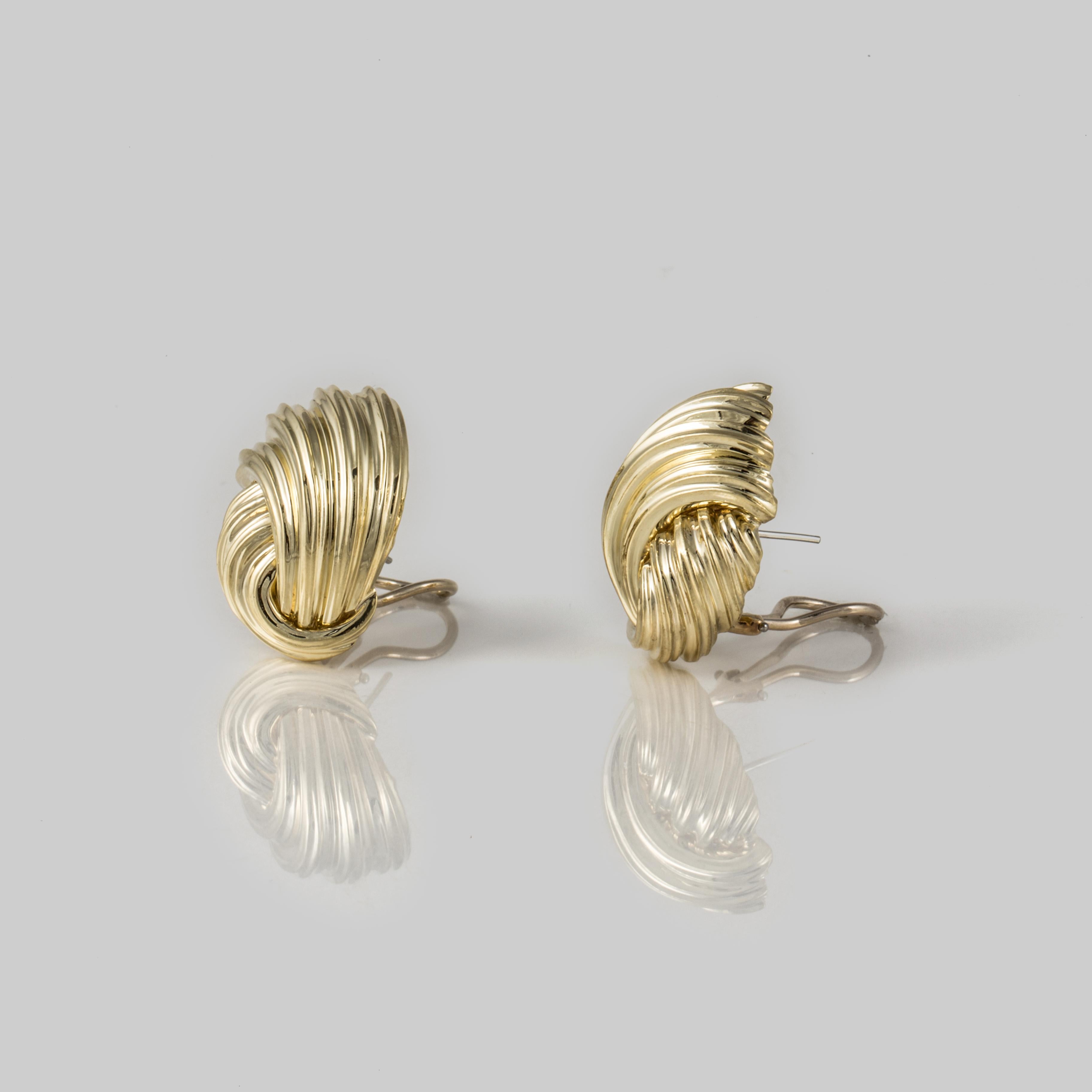 Henry Dunay Polished 18K Gold Earrings For Sale at 1stDibs