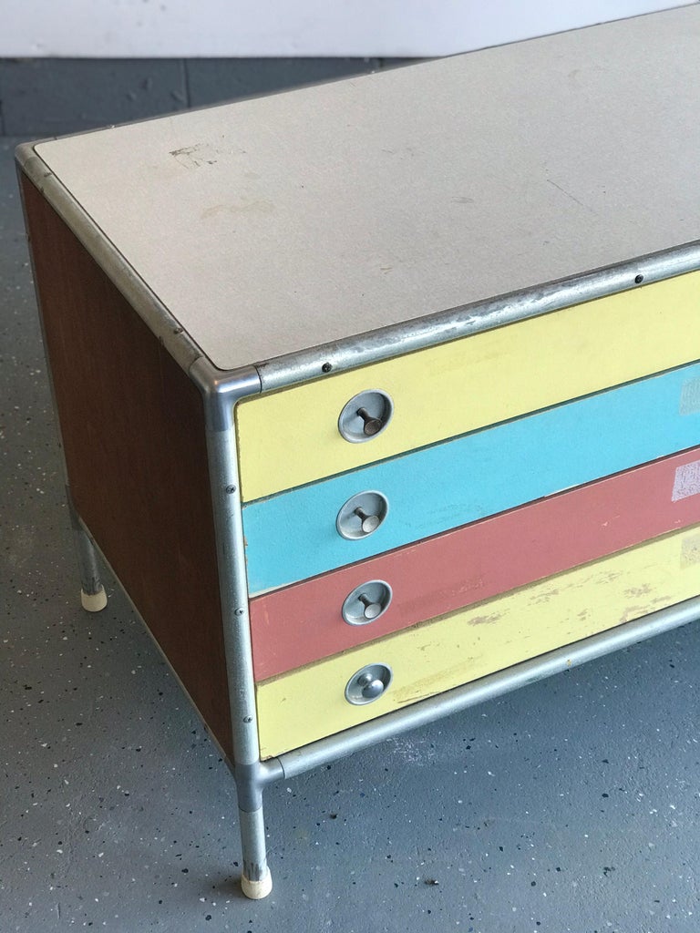 Henry P. Glass Cabinet for Fleetwood For Sale at 1stDibs