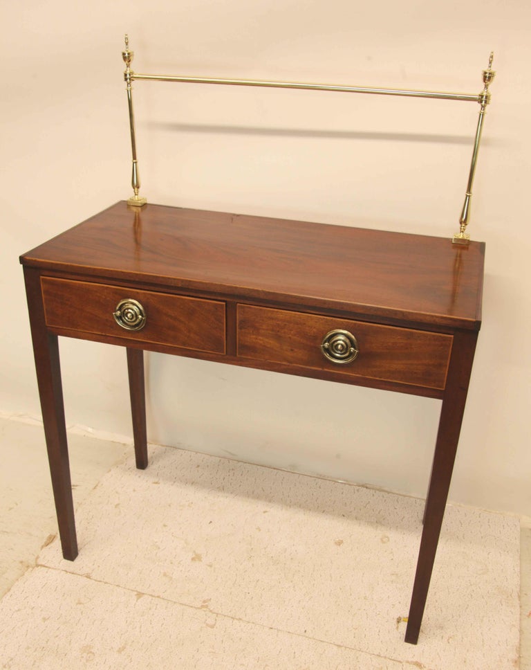 Hepplewhite Serving Table For Sale at 1stDibs