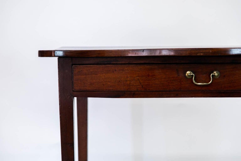 Hepplewhite Side Table For Sale at 1stDibs