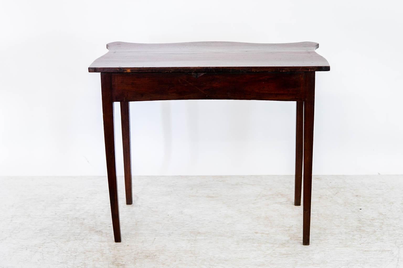 Hepplewhite Side Table For Sale at 1stDibs