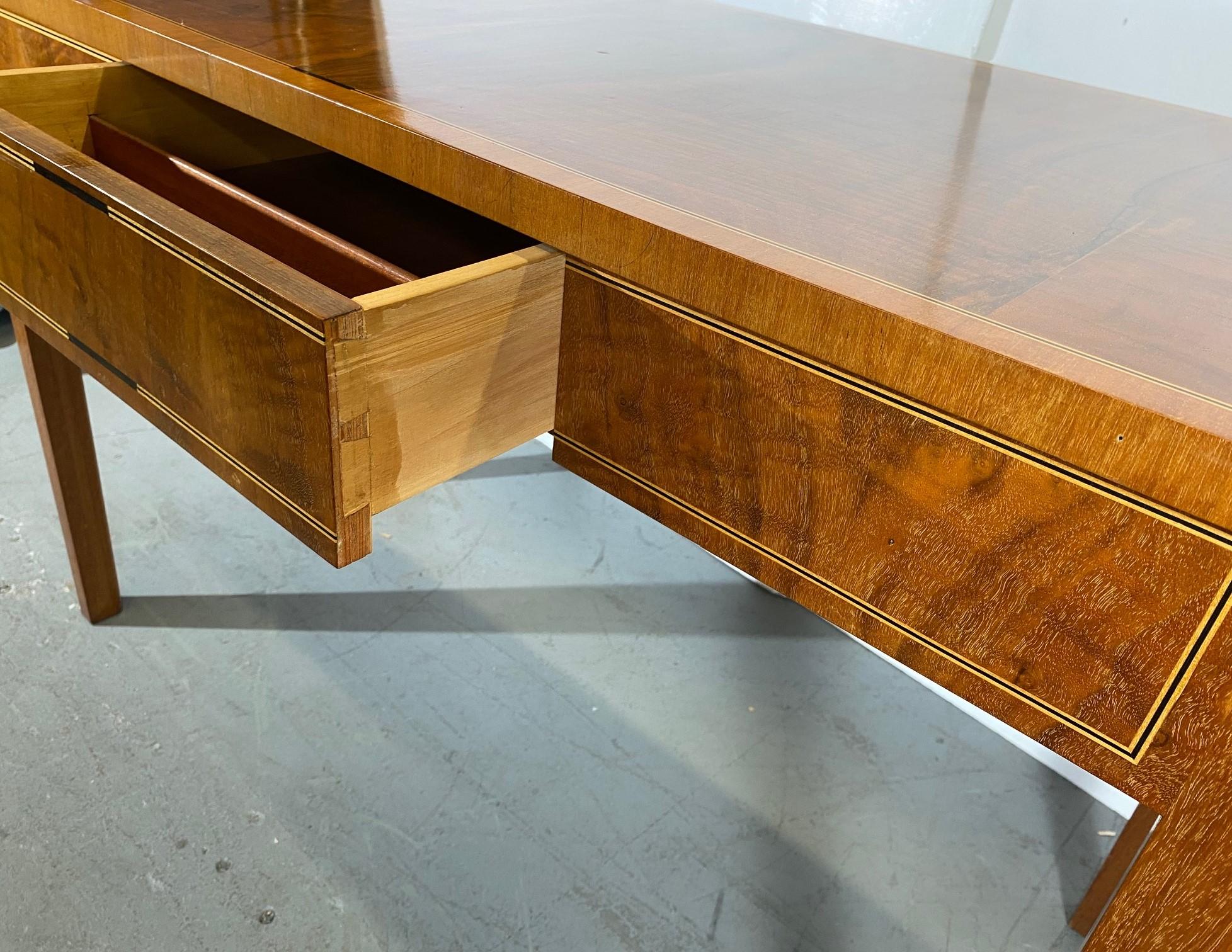 Hepplewhite Style Writing Desk For Sale at 1stDibs