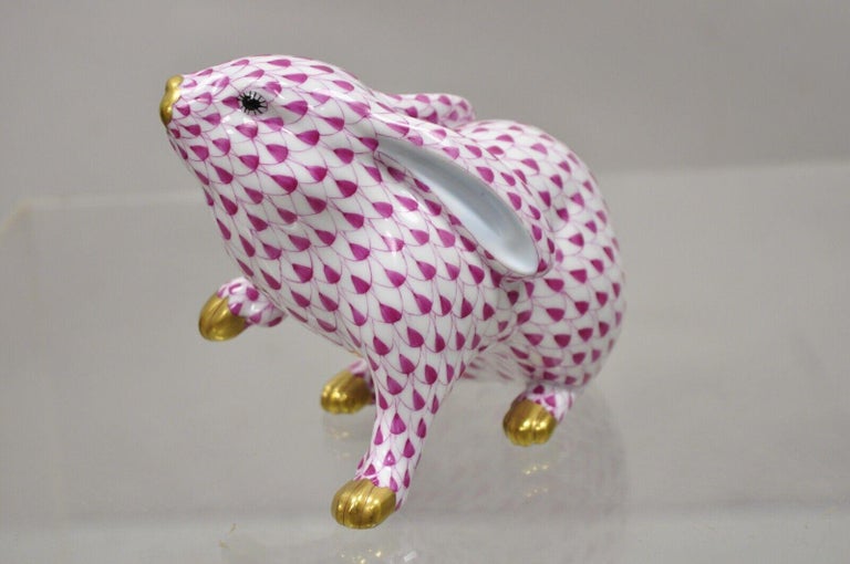 Herend Hungary 5335 Raspberry Fishnet Porcelain Bunny Rabbit Sitting ...