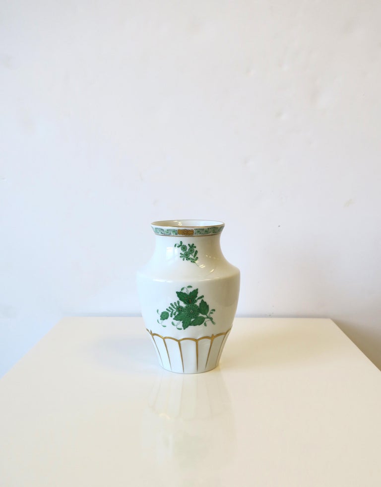 Herend White Porcelain Vase with Green and Gold Design For Sale at 1stDibs
