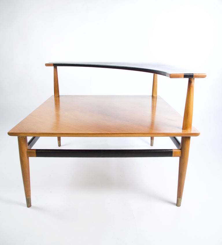 Heritage Henredon Side Table with Leather Top For Sale at 1stdibs