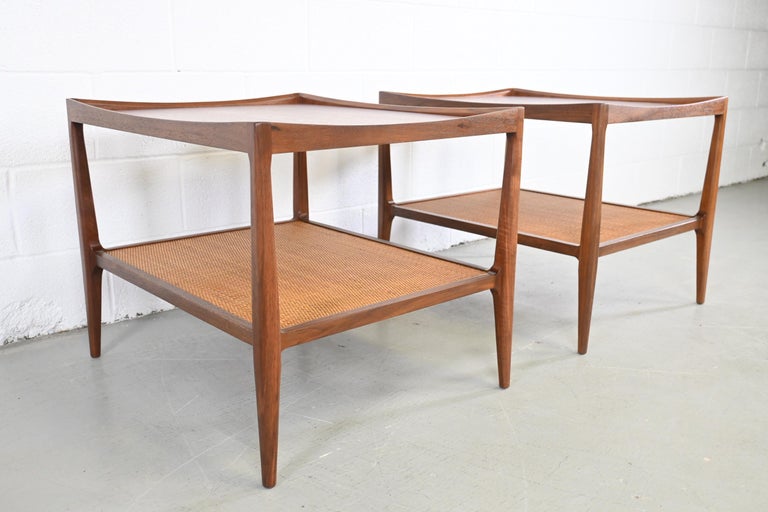 Heritage Mid-Century Modern Pair of End Tables For Sale at 1stDibs