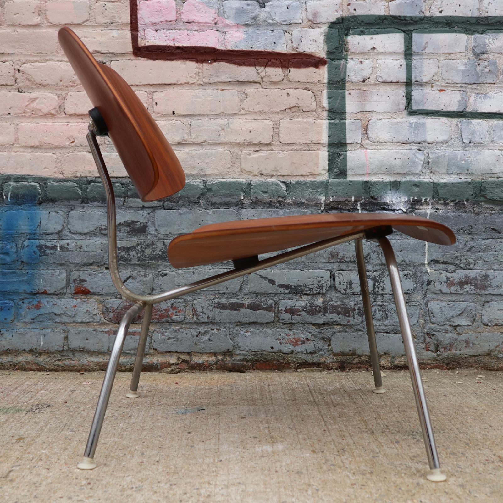 Herman Miller Eames LCM Lounge Chair in Walnut For Sale at 1stDibs ...