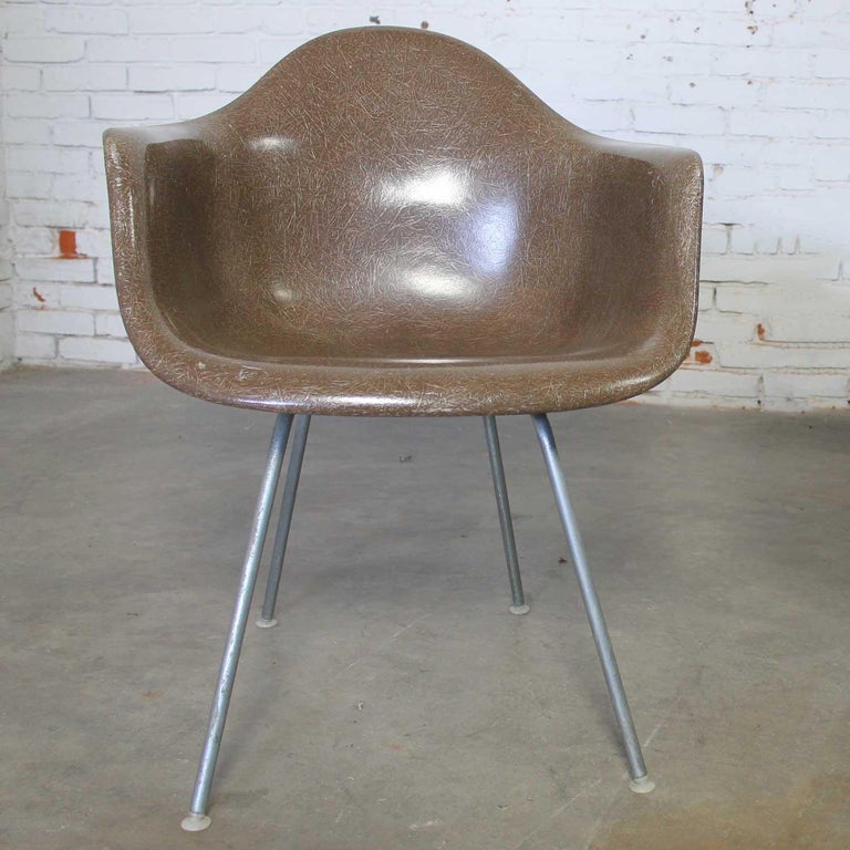 Herman Miller Eames Molded Fiberglass DAX Shell Arm Chair H Base in ...