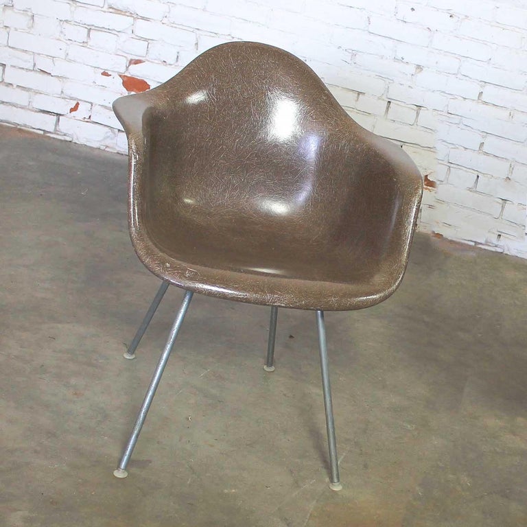 Herman Miller Eames Molded Fiberglass DAX Shell Arm Chair H Base in ...