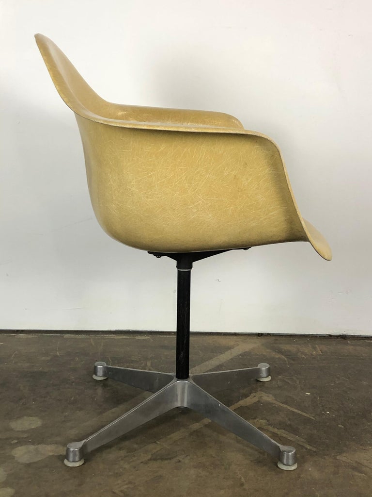 Herman Miller Eames PSC Swivel Office Desk Chair at 1stDibs | herman ...