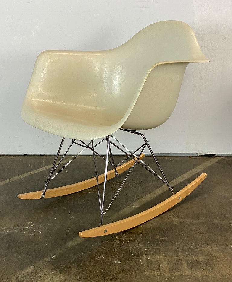 Herman Miller Eames RAR Rocker in Parchment at 1stDibs | eames rocker