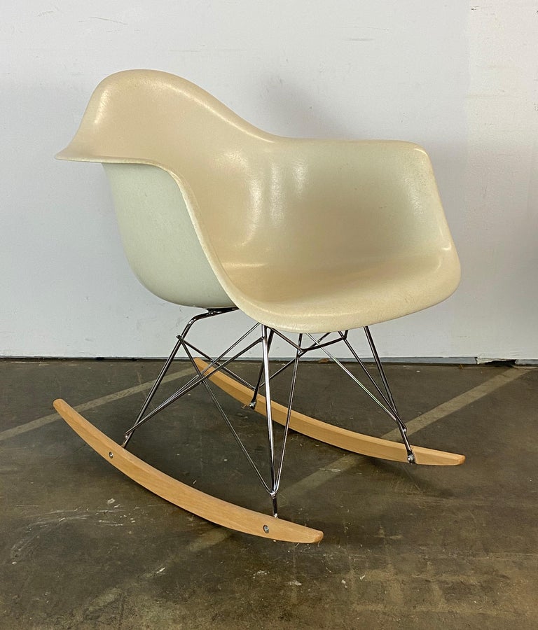 Herman Miller Eames RAR Rocker in Parchment at 1stDibs | eames rocker