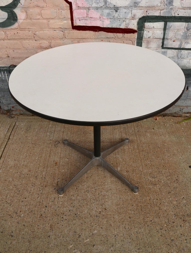 Herman Miller Eames Round Dining Table with Aluminum Base at 1stDibs