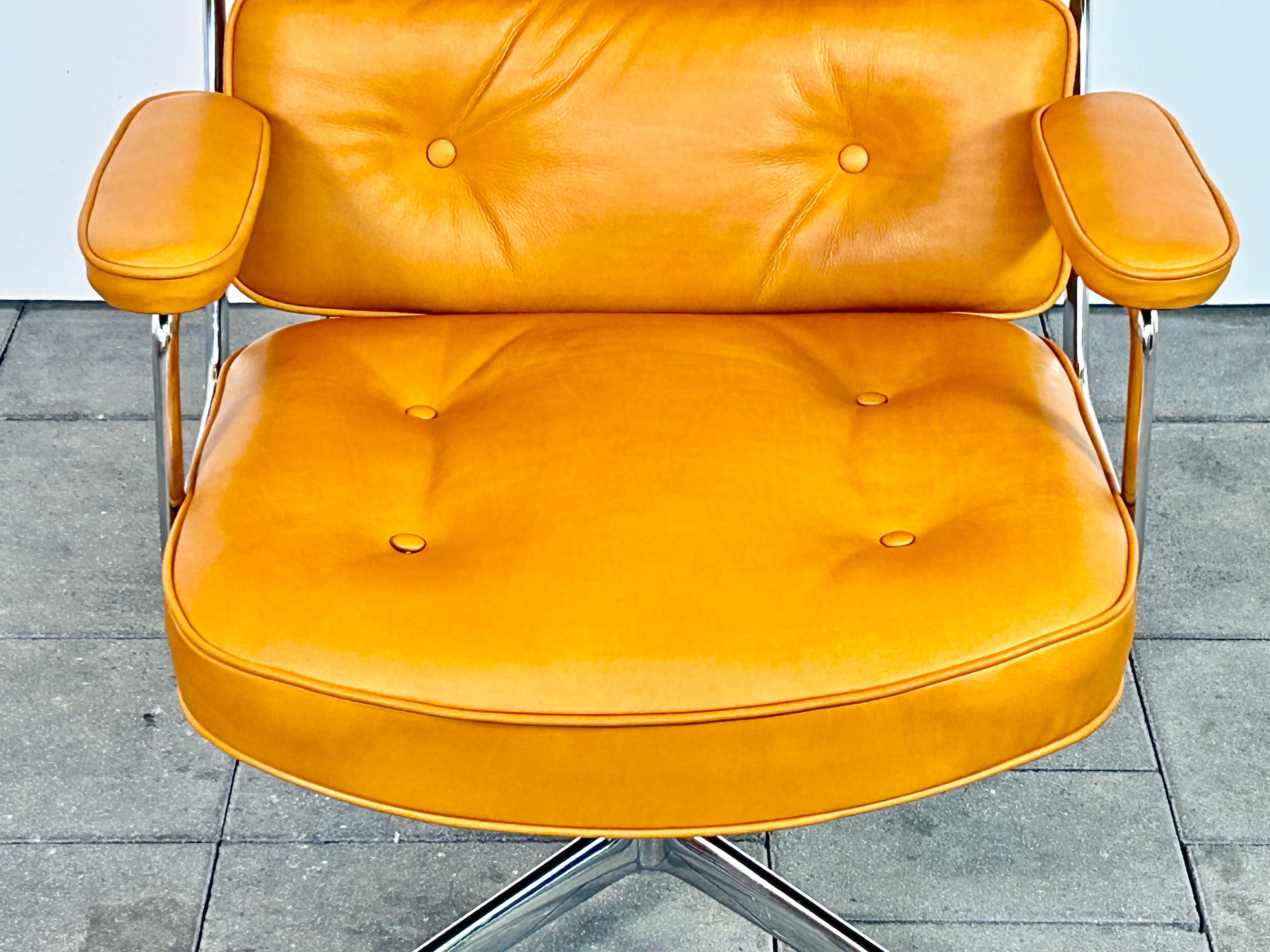 Herman Miller ES104 Lobby / Time Life Chair Designed by Charles and Ray ...
