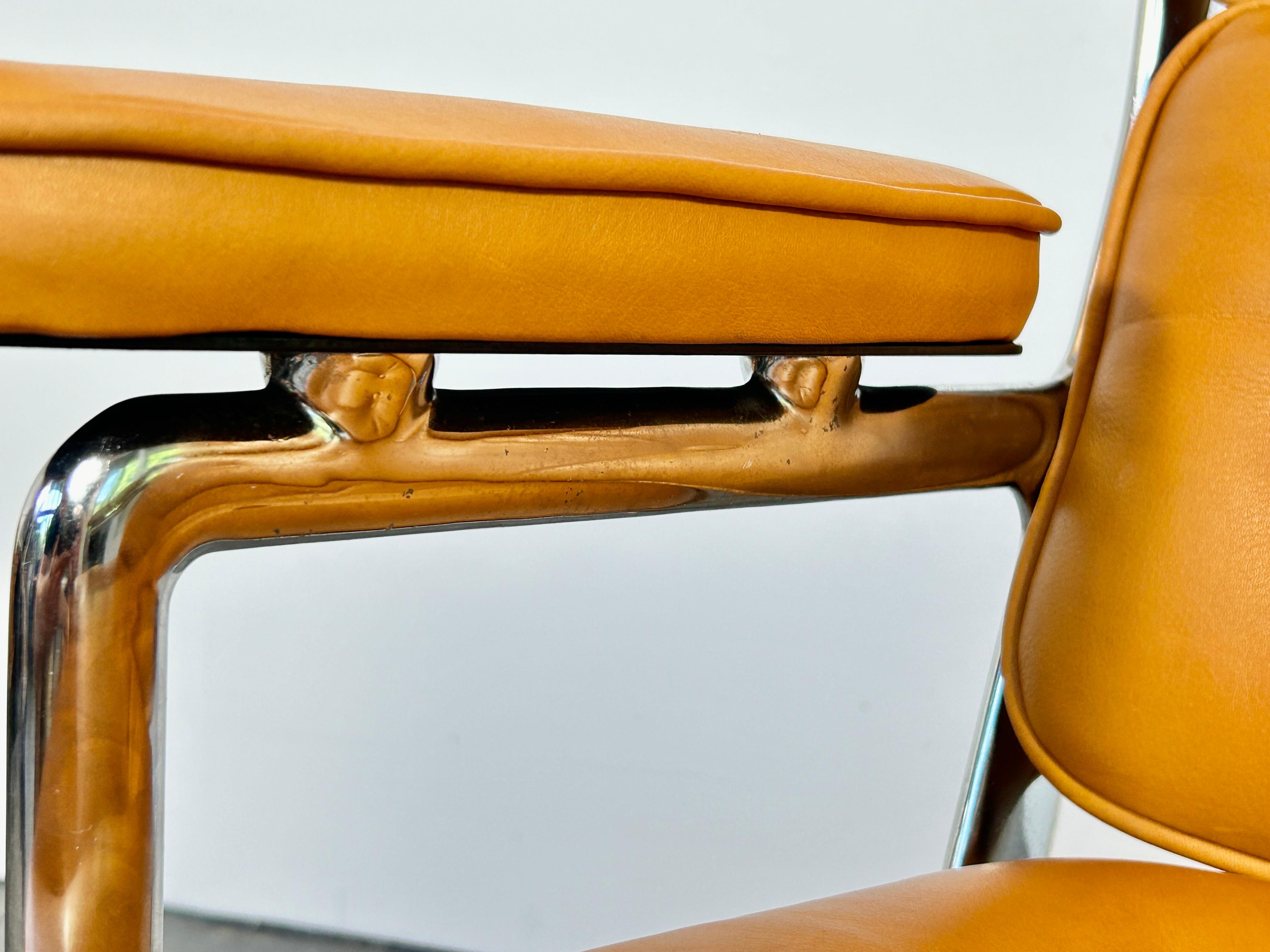 Herman Miller ES104 Lobby / Time Life Chair Designed by Charles and Ray ...