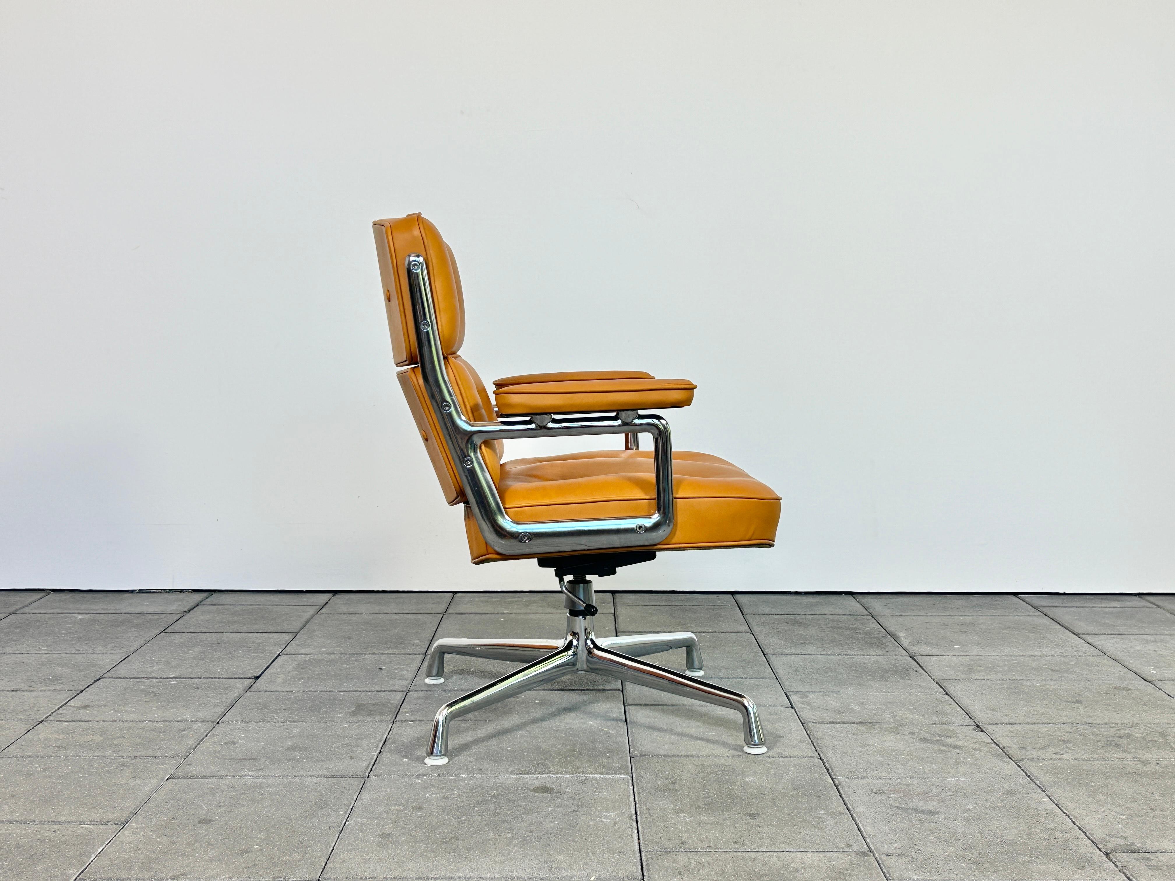 Herman Miller ES104 Lobby / Time Life Chair Designed by Charles and Ray ...