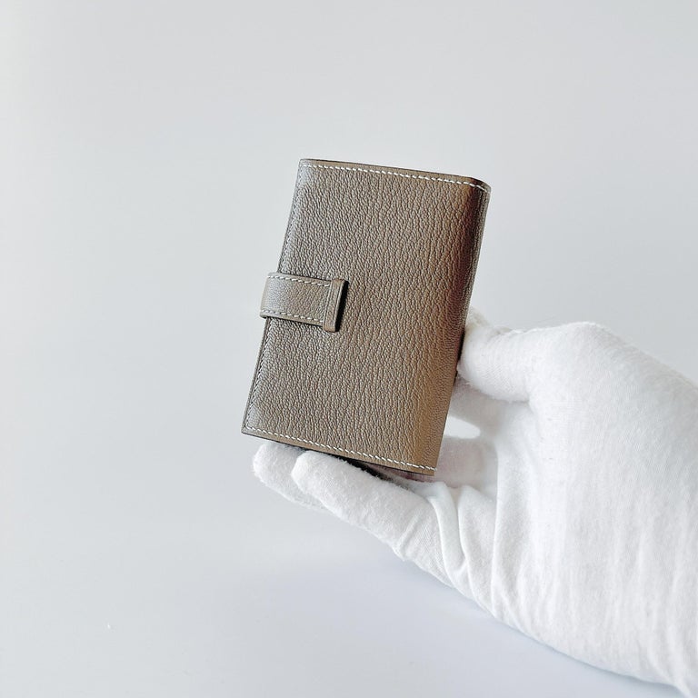 Hermes Bearn Cardholder In Etoupe With Palladium Closure at 1stDibs