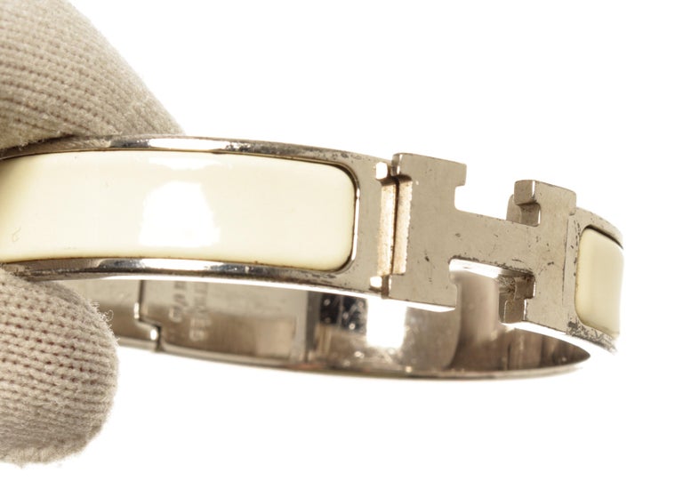 Hermes Beige Clic Clac Enamel Palladium GM Bracelet For Sale at 1stDibs