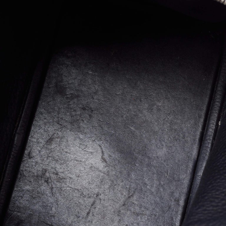 Hermes Black Clemence Leather Palladium Finish Lindy 30 Bag For Sale at ...