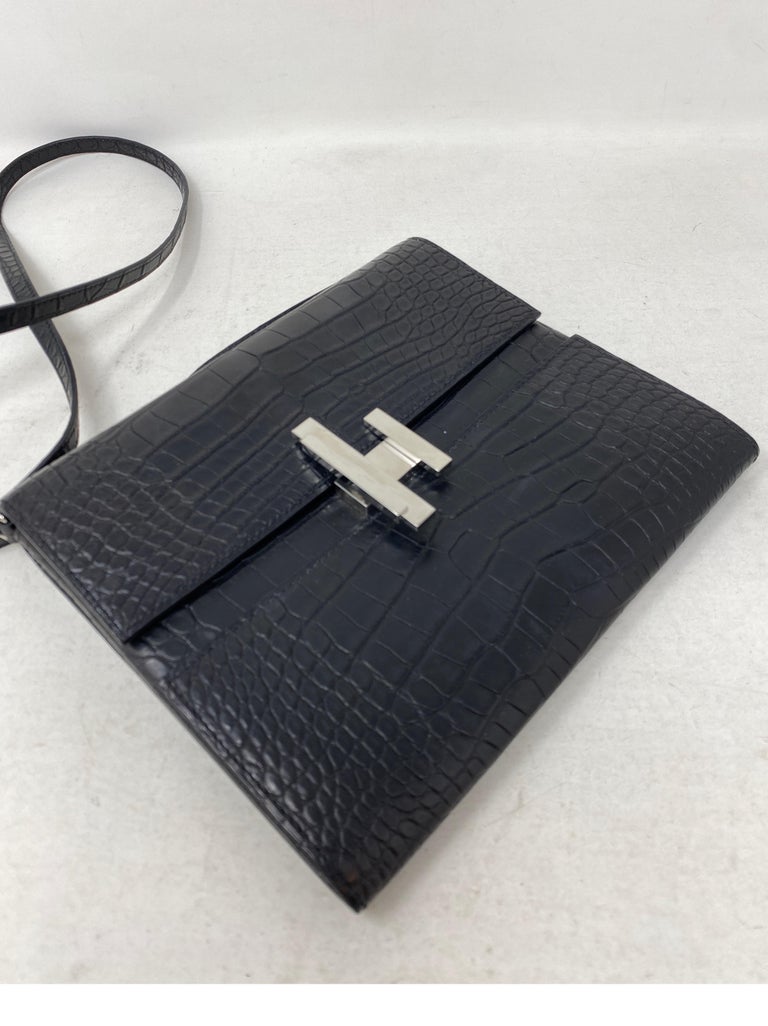 Hermes Black Crocodile Crossbody Bag For Sale at 1stDibs