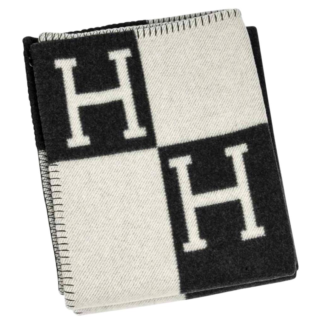 Hermes Blanket Avalon I Signature H Ecru and Gris Fonce Throw Blanket ...