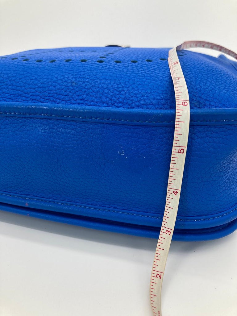 Hermes Blue Electric Clemence Leather Evelyne III 29 bag For Sale at ...