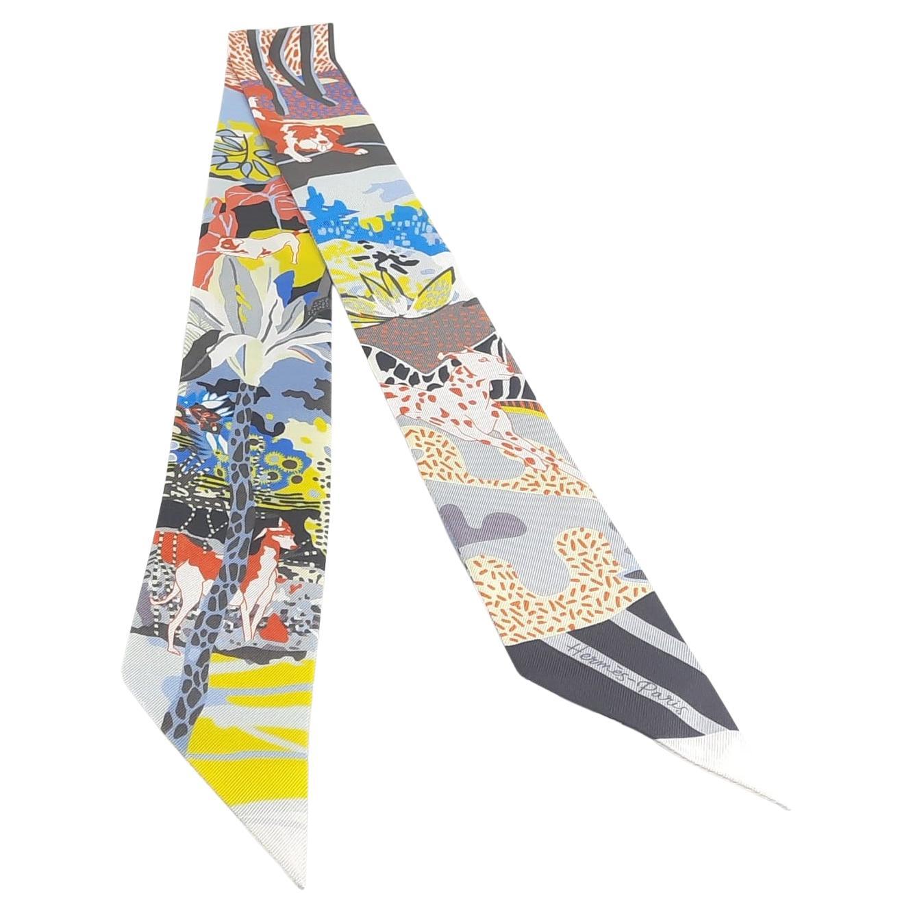 Hermes En Liberte ! Twilly Ébène / Jaune / Bleu Silk For Sale at 1stDibs