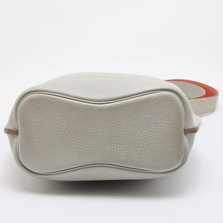 Hermes Gris Perle/Crevette Leather So Kelly 22 Bag For Sale at 1stDibs