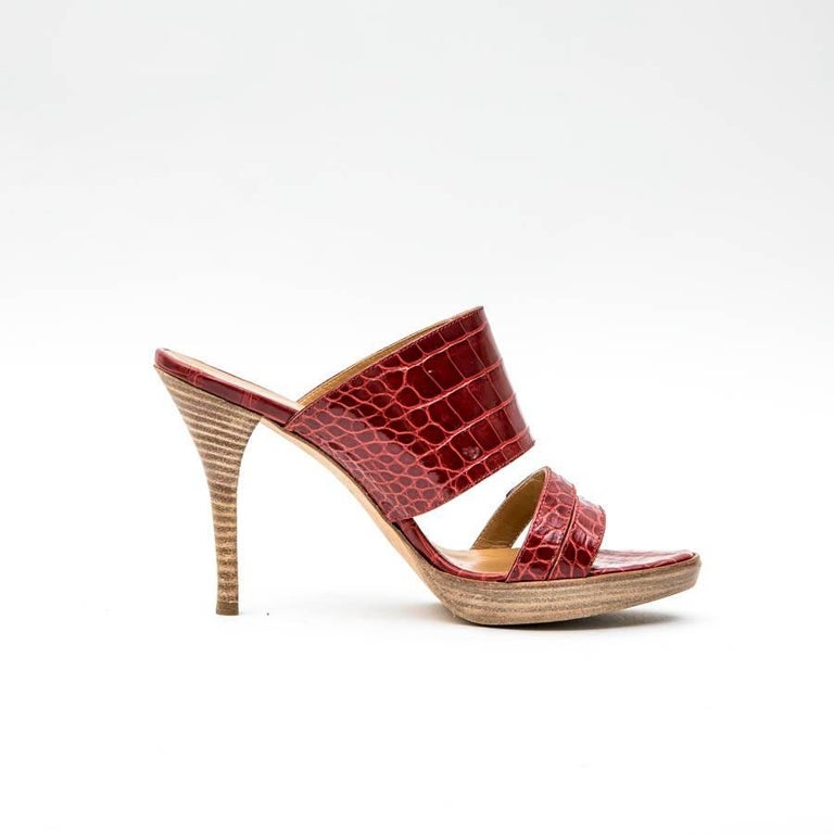 HERMES High Heels Mules in Red Alligator Size 37FR For Sale at 1stDibs