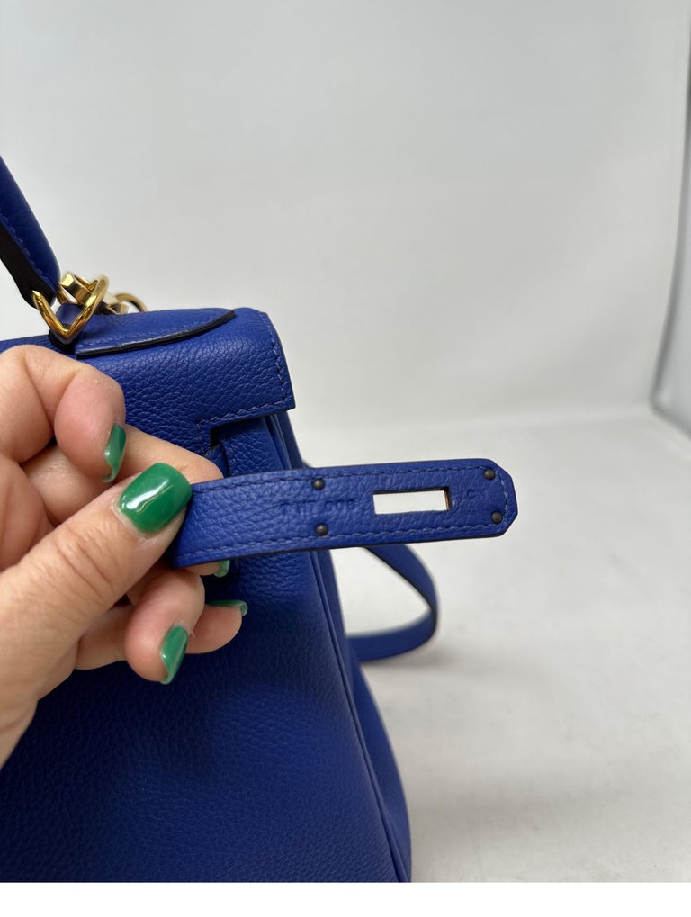 Hermes Kelly 28 Bleu Electrique Bag For Sale at 1stDibs