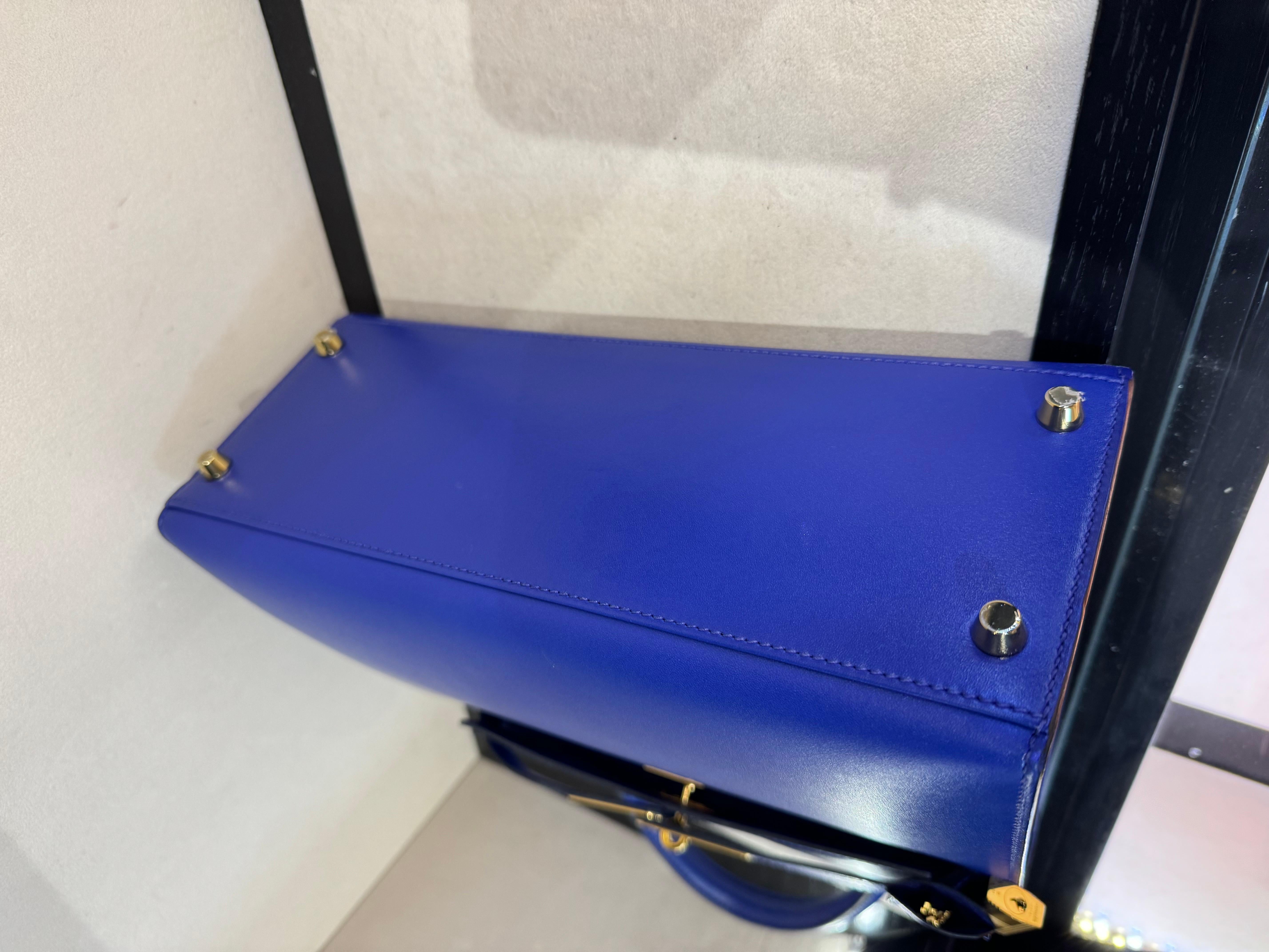 Hermes Kelly 28 Blue Electric gold hardware handbag For Sale at 1stDibs