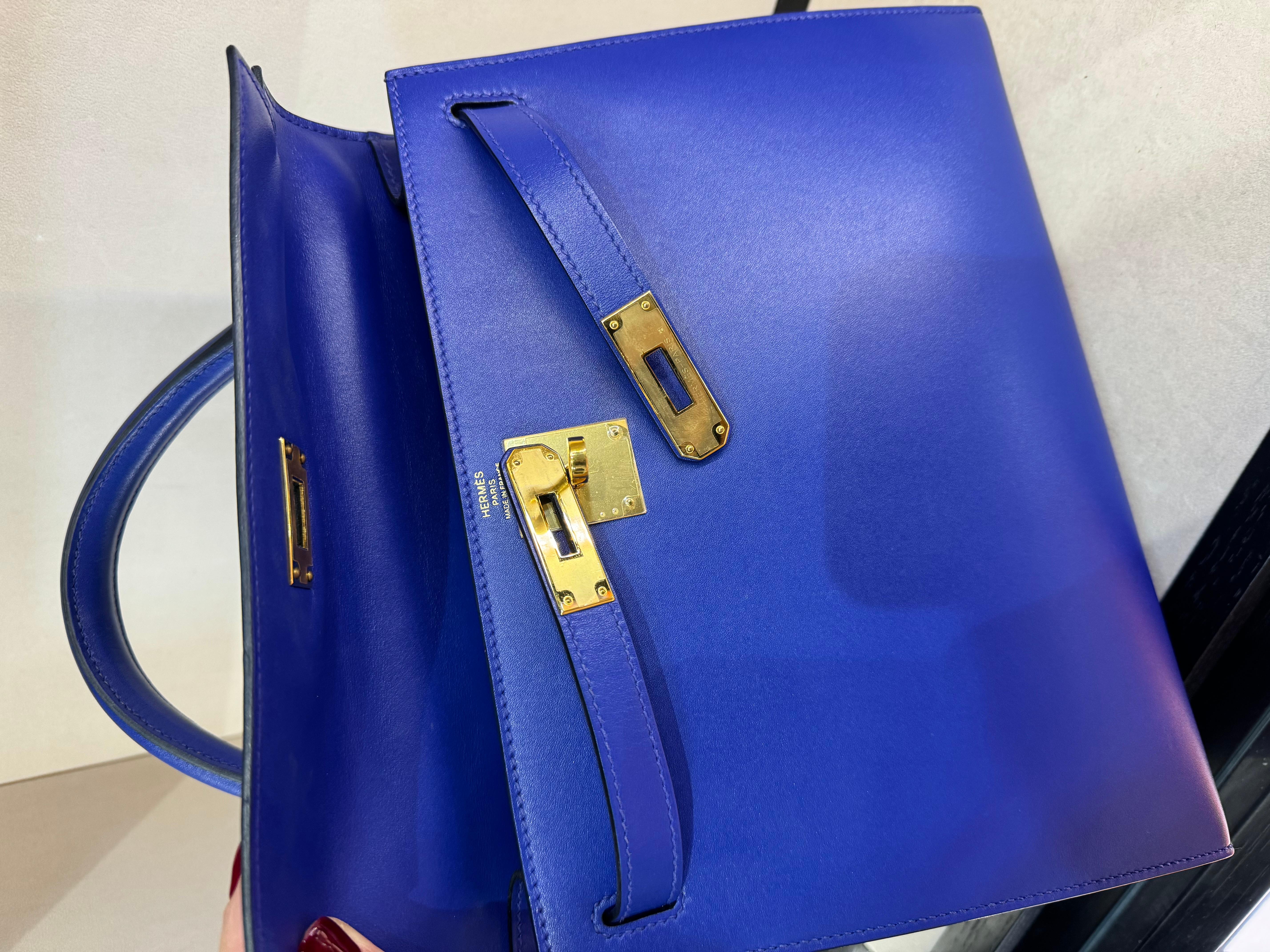 Hermes Kelly 28 Blue Electric gold hardware handbag For Sale at 1stDibs