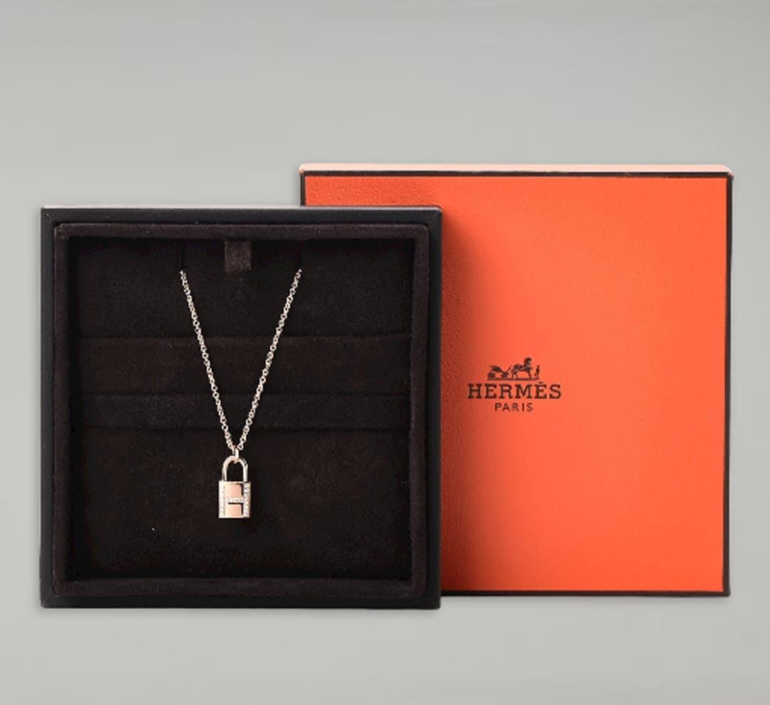Hermes Kelly Pendant Chains Rose gold and diamonds For Sale at 1stDibs
