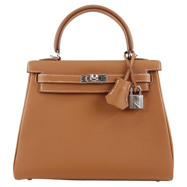 Hermès Kelly Retourne 25 Gold Togo Gold Hardware For Sale at 1stDibs