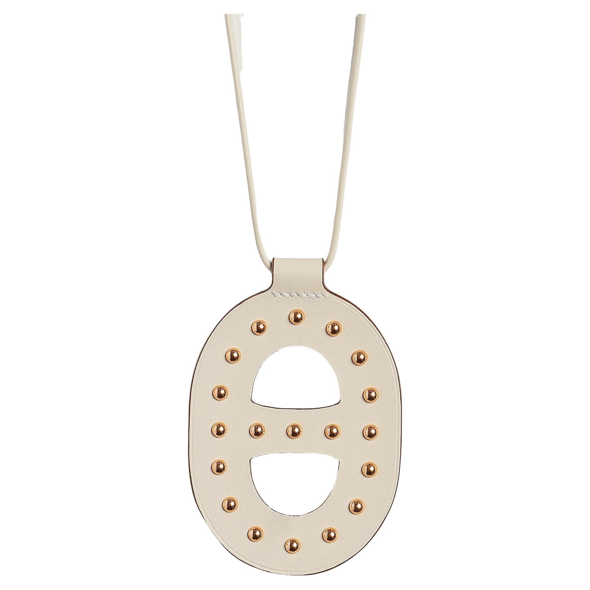 Hermès Pendant Necklaces - 109 For Sale at 1stDibs